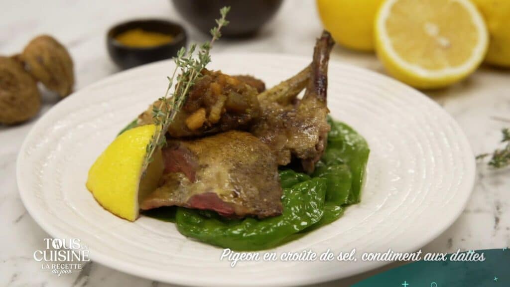 La recette de pigeon en croûte de sel et condiment aux dattes de Cyril ...